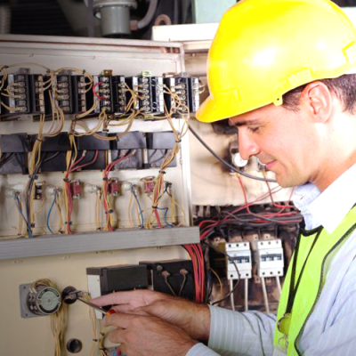 odważni » IQ Elektro Marek Gniewkowski